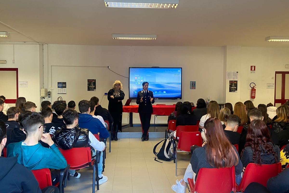 I ragazzi dell’alberghiero incontrano l’Arma